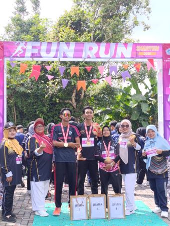 Fun Run SMA Negeri 1 Turi Wujudkan Visi dan Tujuh Kebiasaan Anak Indonesia Hebat - Buletin Sleman